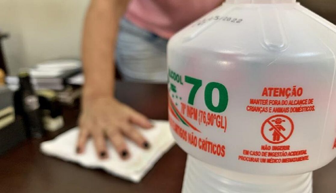 Venda de álcool 70 graus líquido é proibida a partir desta quarta (30 ...