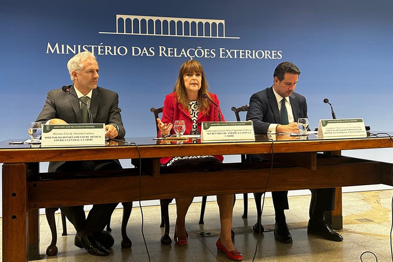 Lula prestigia posse da primeira presidenta do México, Claudia ...