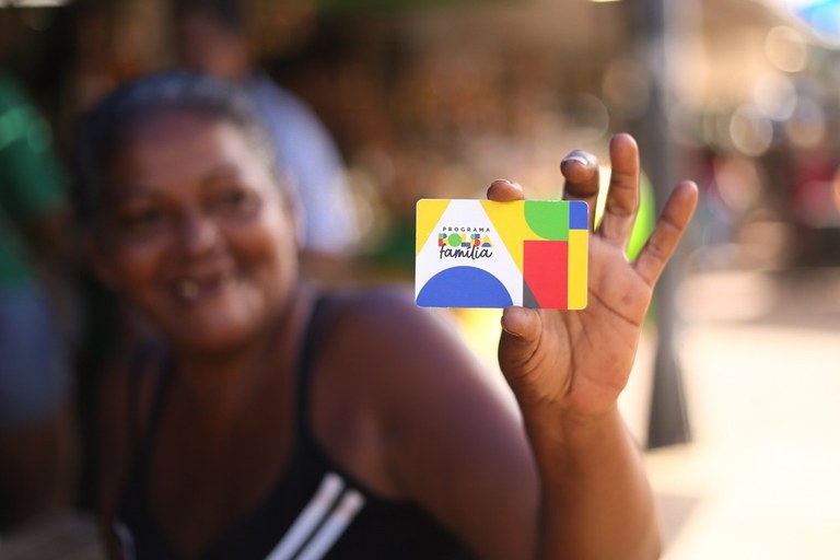 Bolsa Família chega a mais de 20,5 milhões de famílias a partir desta ... Bolsa Família chega a mais de 20,5 milhões de famílias a partir desta ...