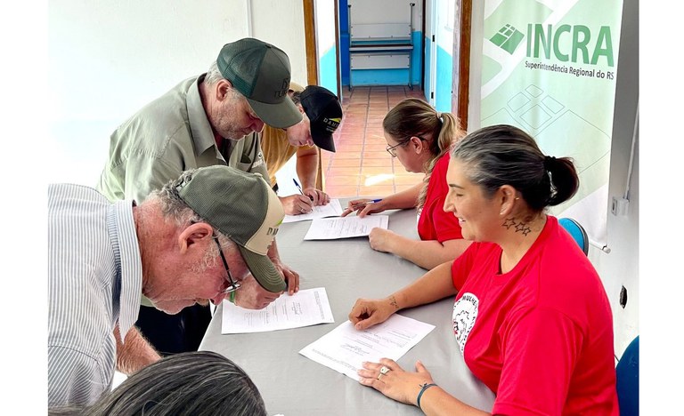 Segundo lote de crédito extraordinário chega a familias assentadas no ...